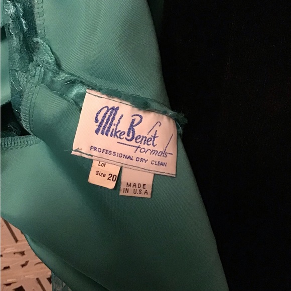 Mike Benet | Dresses | Vintage Mike Benet Amazing Emerald Green Sequins ...